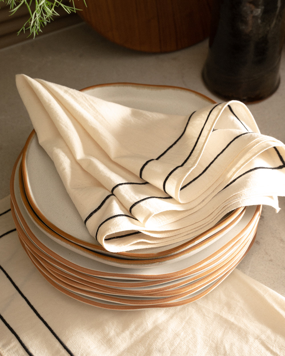 Border Hitam Embroidery Napkin – Lana Daya